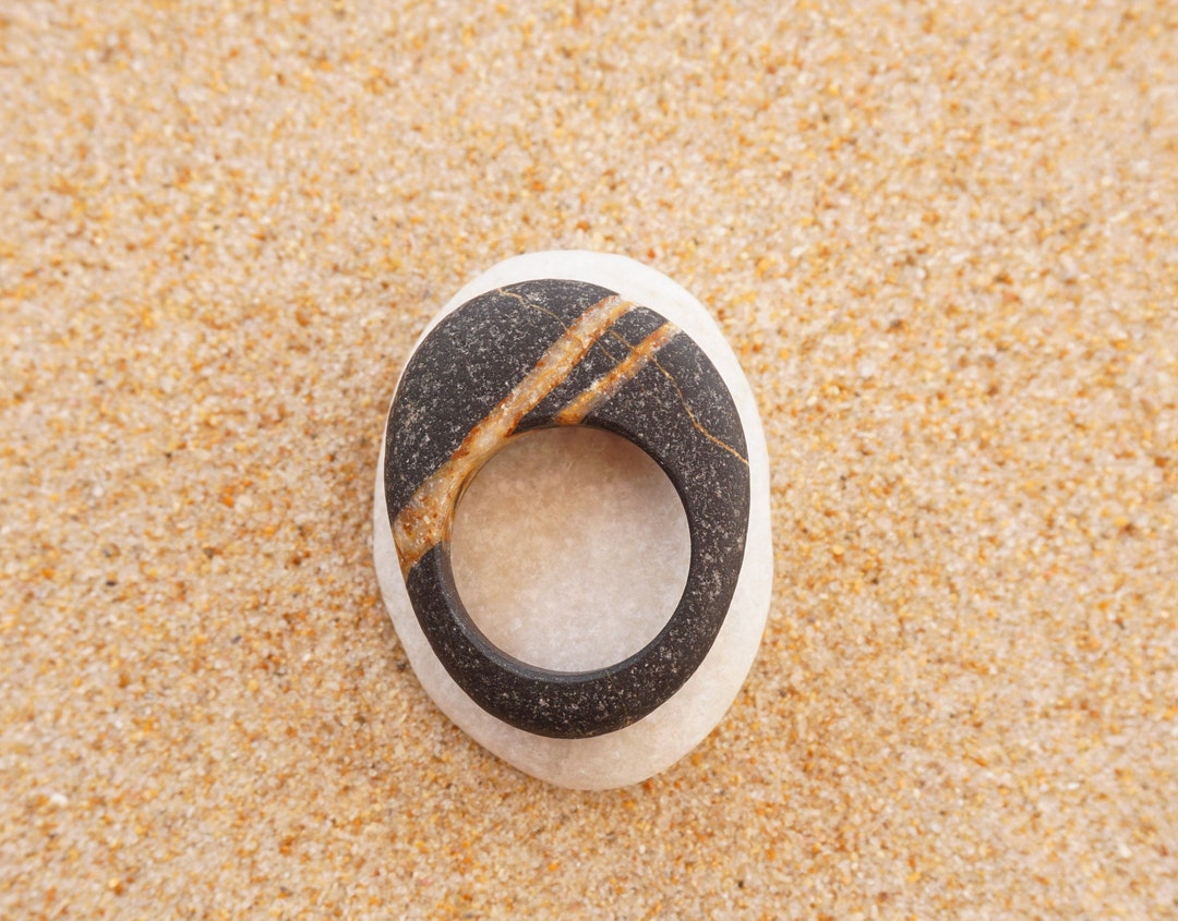 Stone Ring, Black and White Beach Pebble Ring, Natural, Raw Stone, Unique, Minimalist ...
