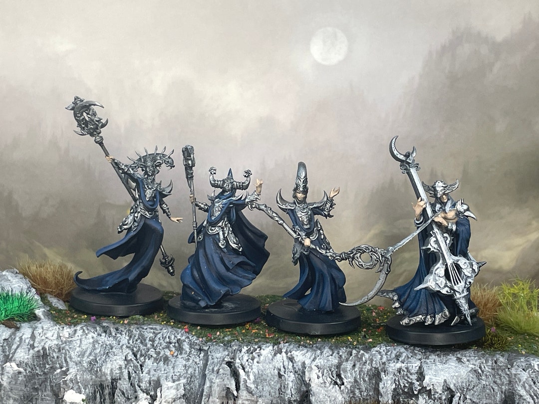 4x Moon Clerics, Moon Worshippers, Moon Cultists, BBEG - Painted ...