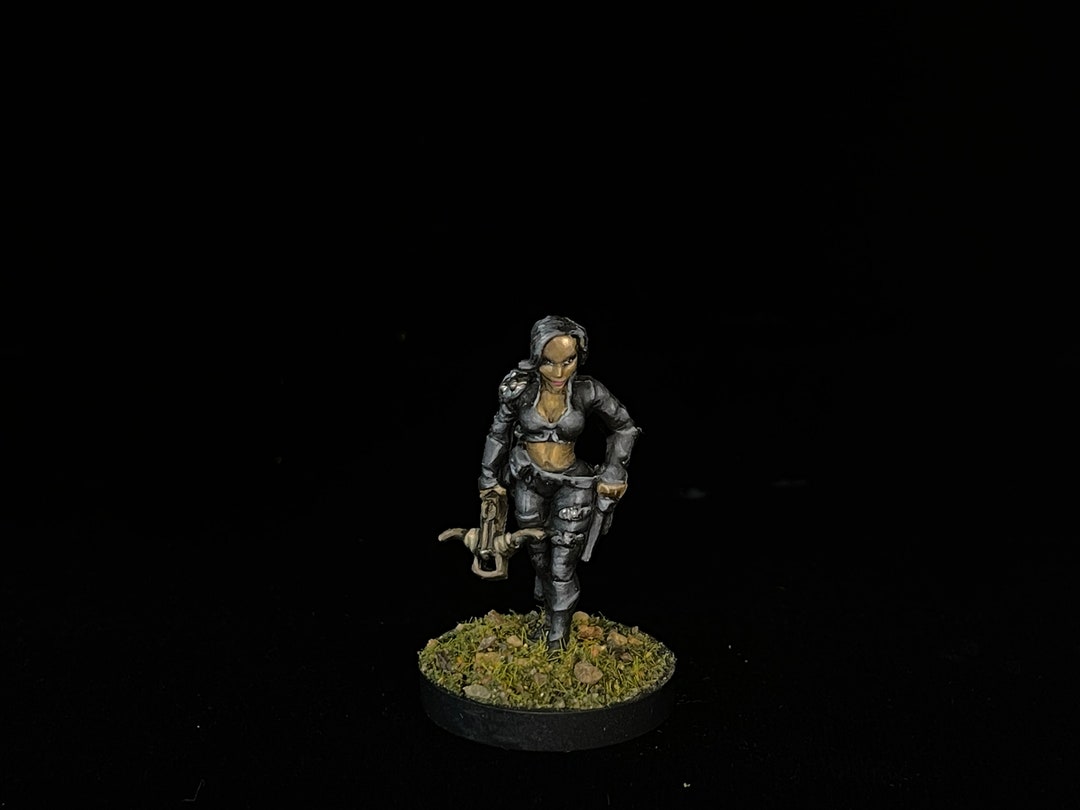 Female Rogue, Ranger, Fighter - Painted Miniature - D&D - Frostgrave ...