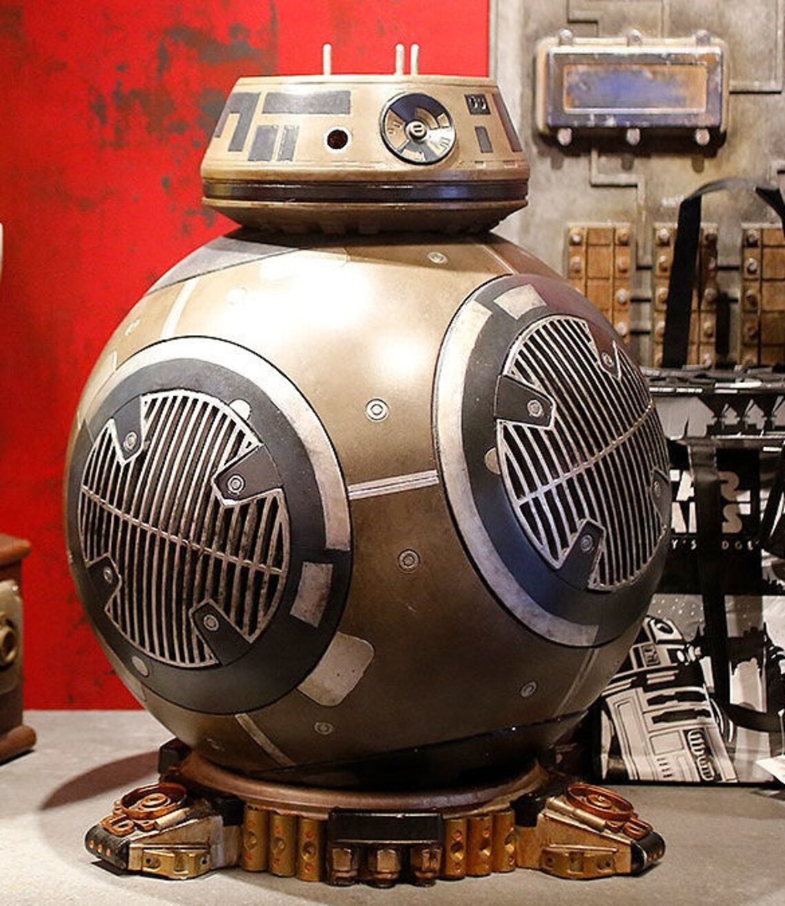 BB Unit Mubo's Droid Depot Stand - Etsy Australia