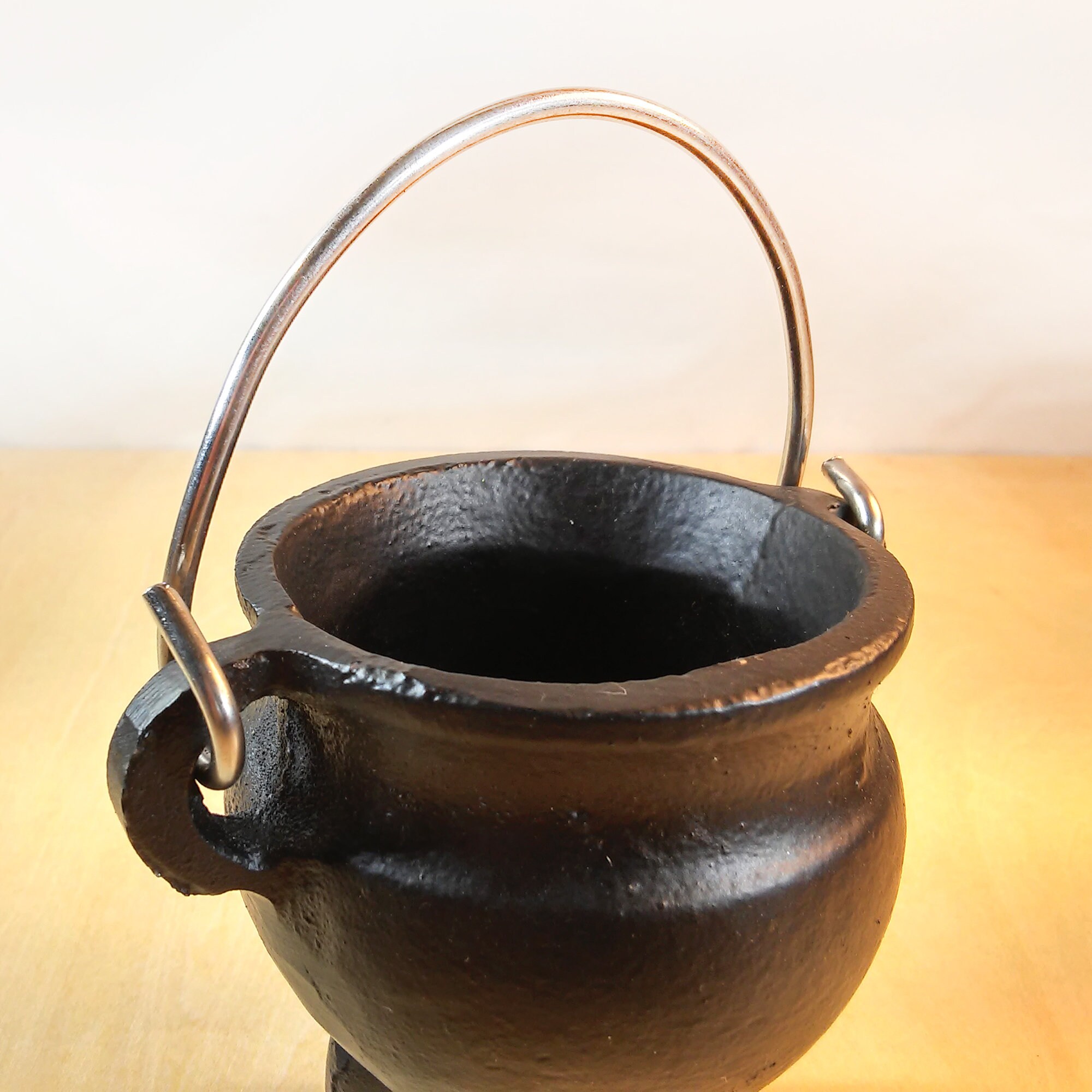 Cast Iron Cauldron With Handle and Lid, 3" Tall, 2-3/4" Diameter, for ...