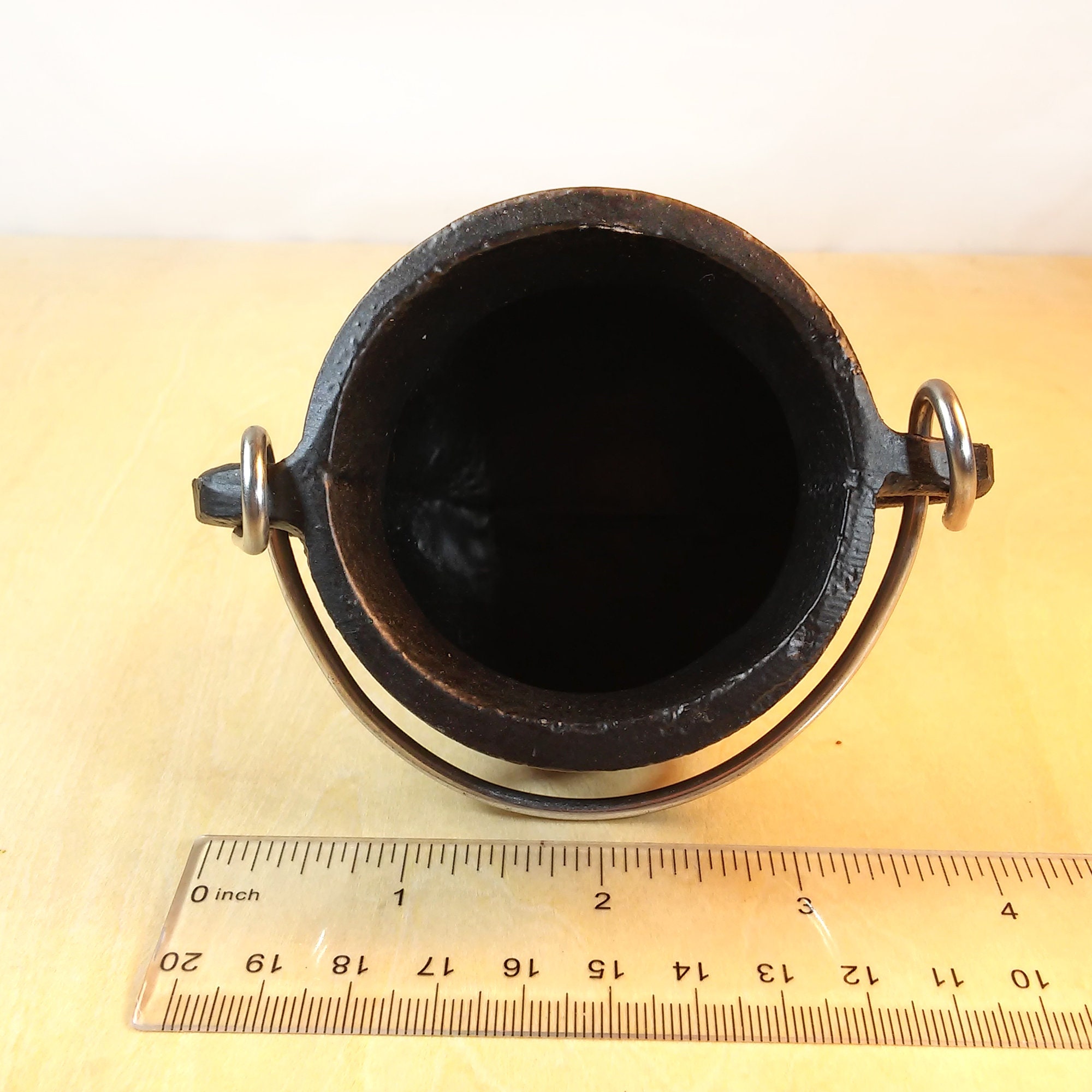 Cast Iron Cauldron With Handle and Lid, 3" Tall, 2-3/4" Diameter, for ...