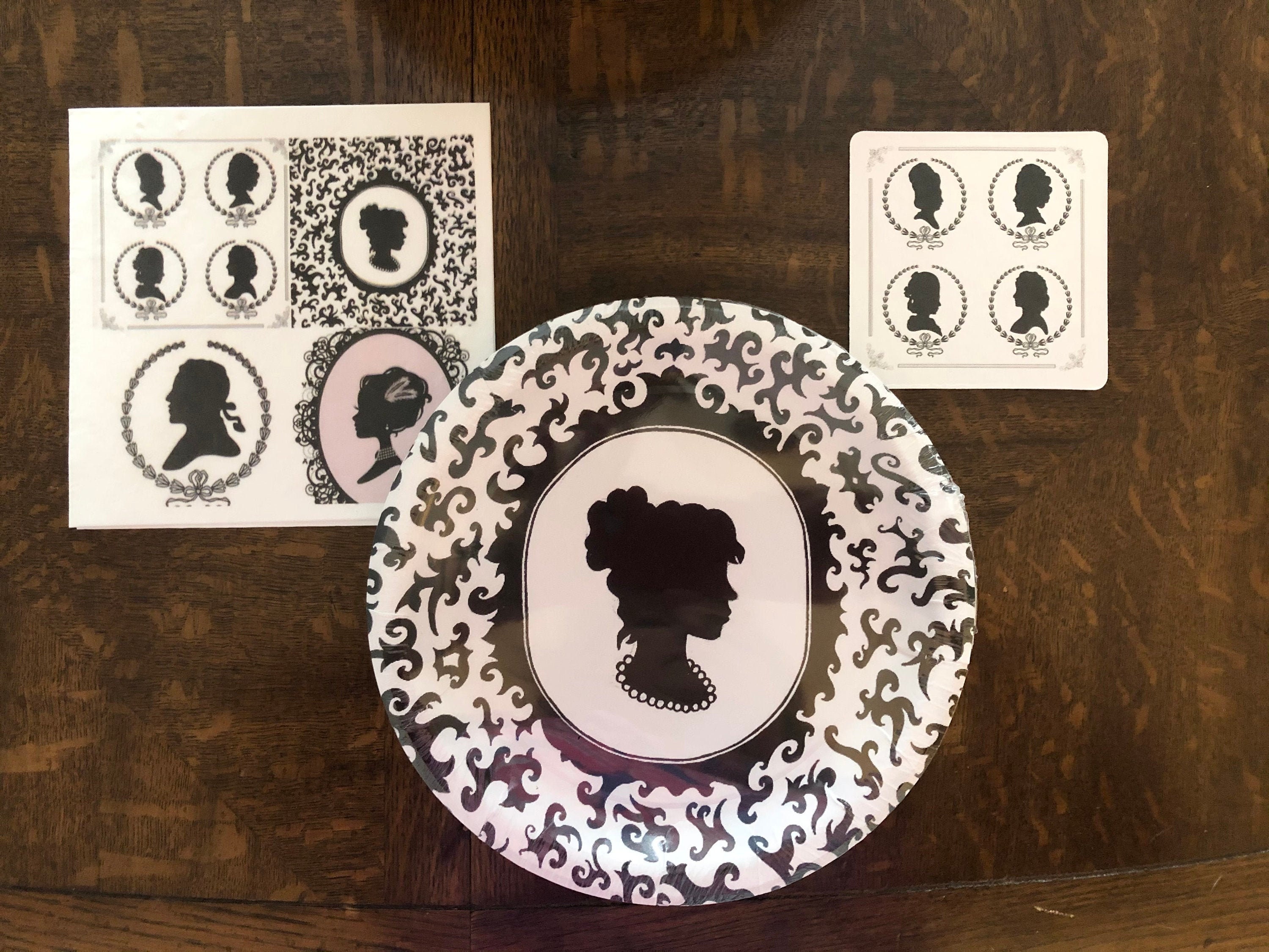 Unique paper plates store