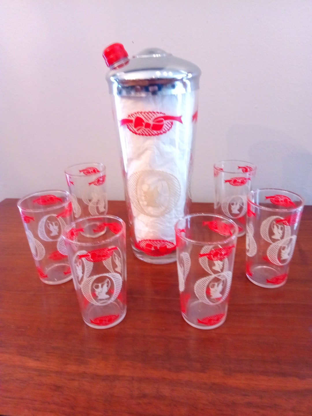 Vintage Bonnet Silhouette Shaker Set - Etsy