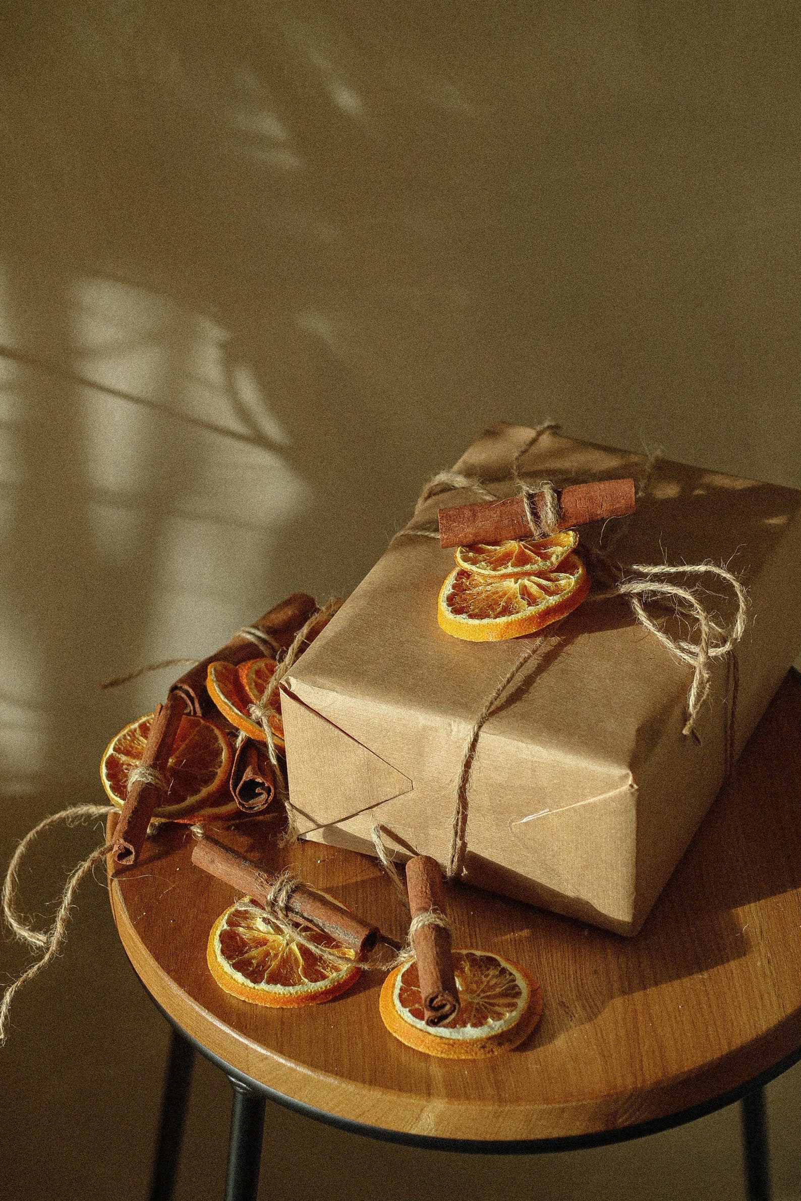 Dried Orange and Cinnamon Christmas Present Topper Embellishment ...