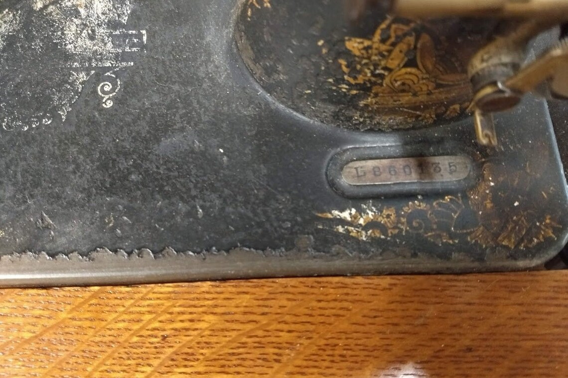 Antique Singer Sewing Machine, Cabinet and Pedestal - Etsy