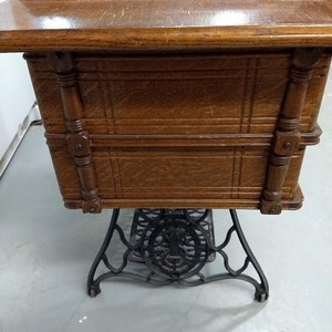 Antique Singer Sewing Machine, Cabinet and Pedestal - Etsy