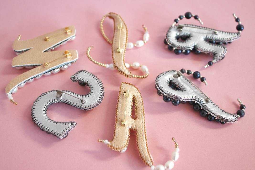 Embroidered Brooch Letter With Round Beads, Custom Monogram Brooch - Etsy