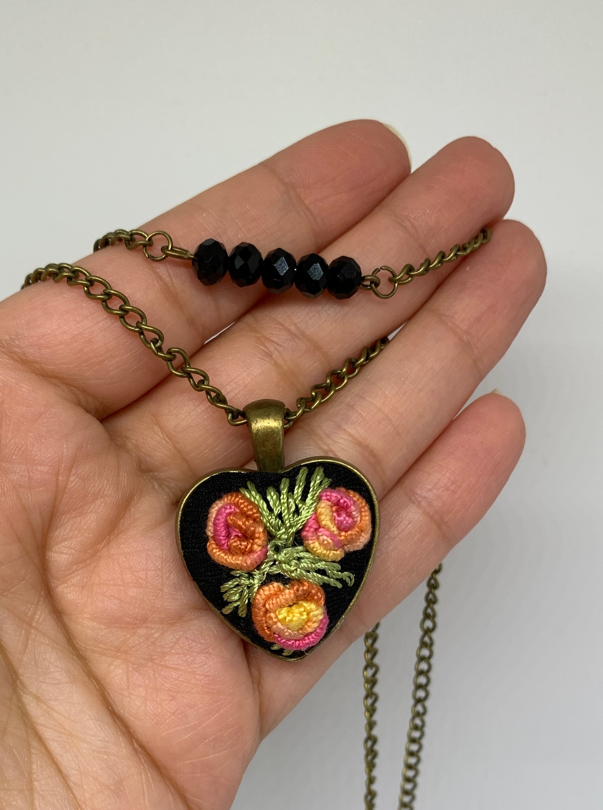 Broderie Rose déclaration collier avec perlé Double brin rose collier ...