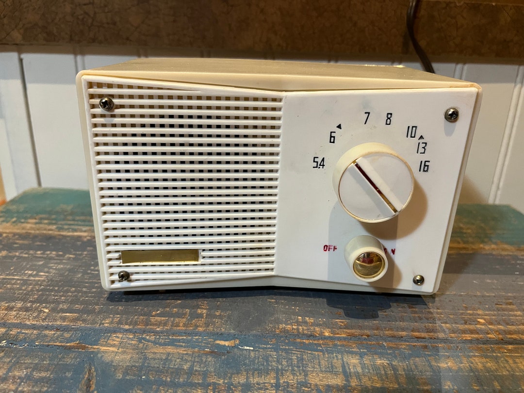 Collectable Restored AMICO Miniature Tube Radio From 1963 Bluetooth ...