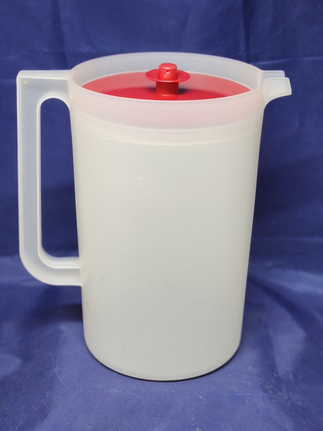 Tupperware 1 Gallon Push Button Pitcher Red Seal Damaged Button SEE ...