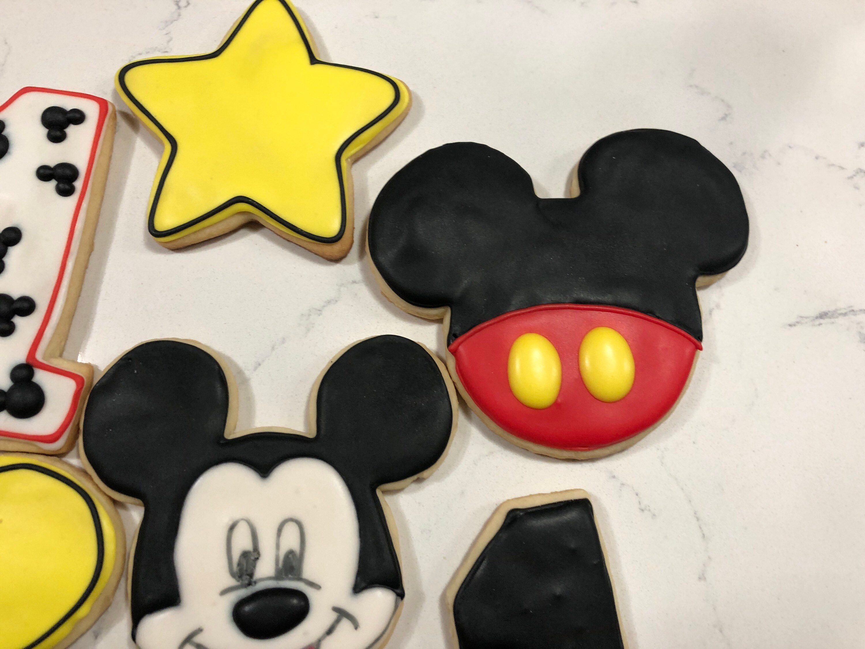 Mickey Mouse themed sugar cookies | Etsy