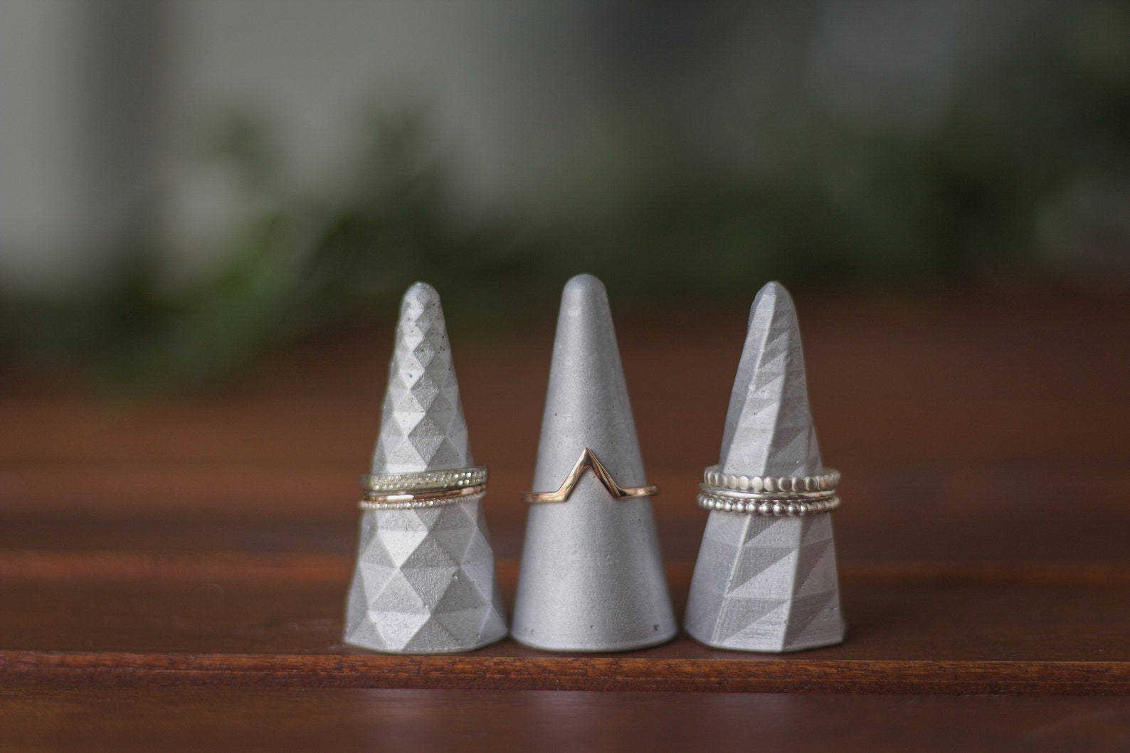 Handmade ring holder / Concrete ring support | Etsy