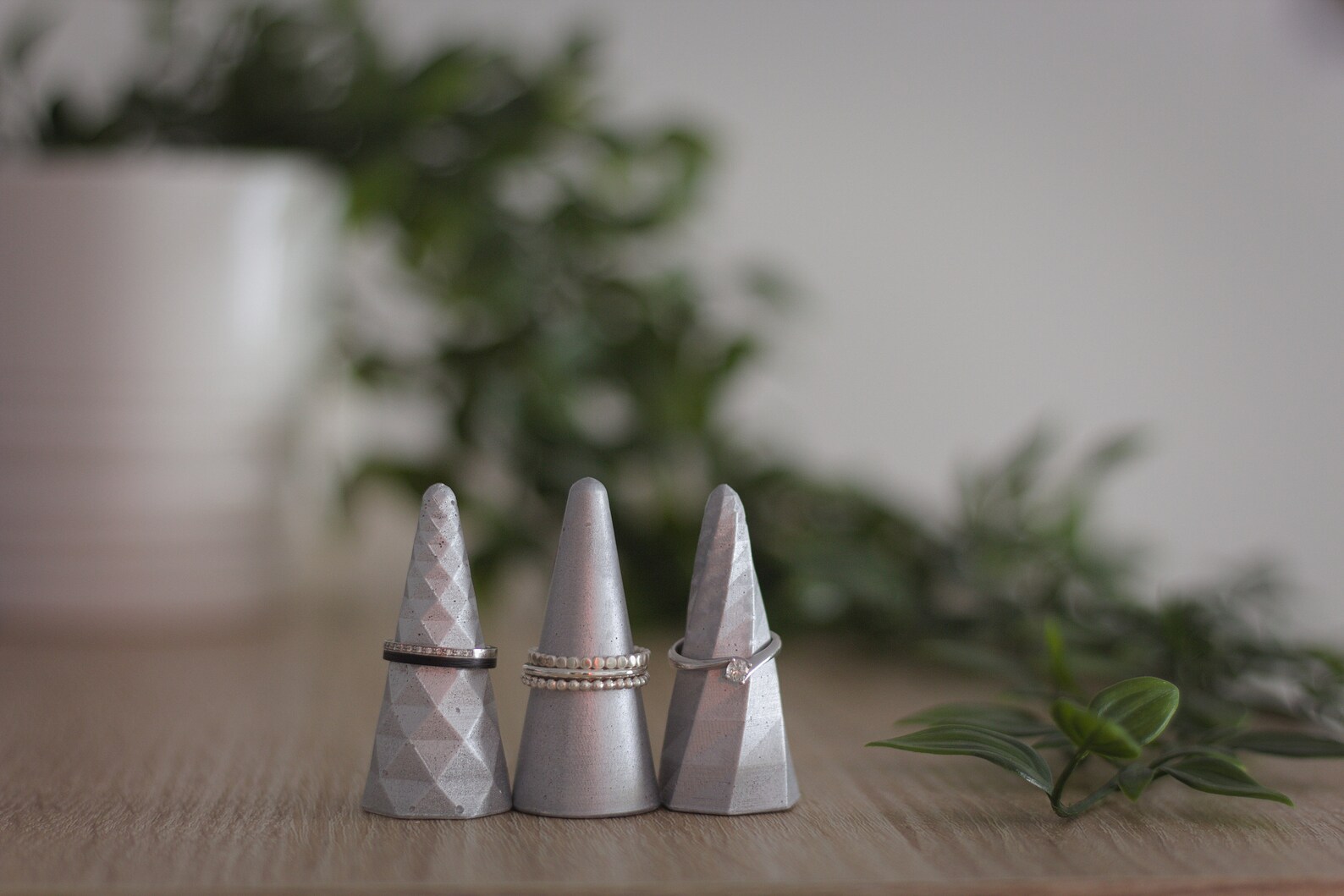 Handmade Ring Holder / Concrete Ring Support - Etsy