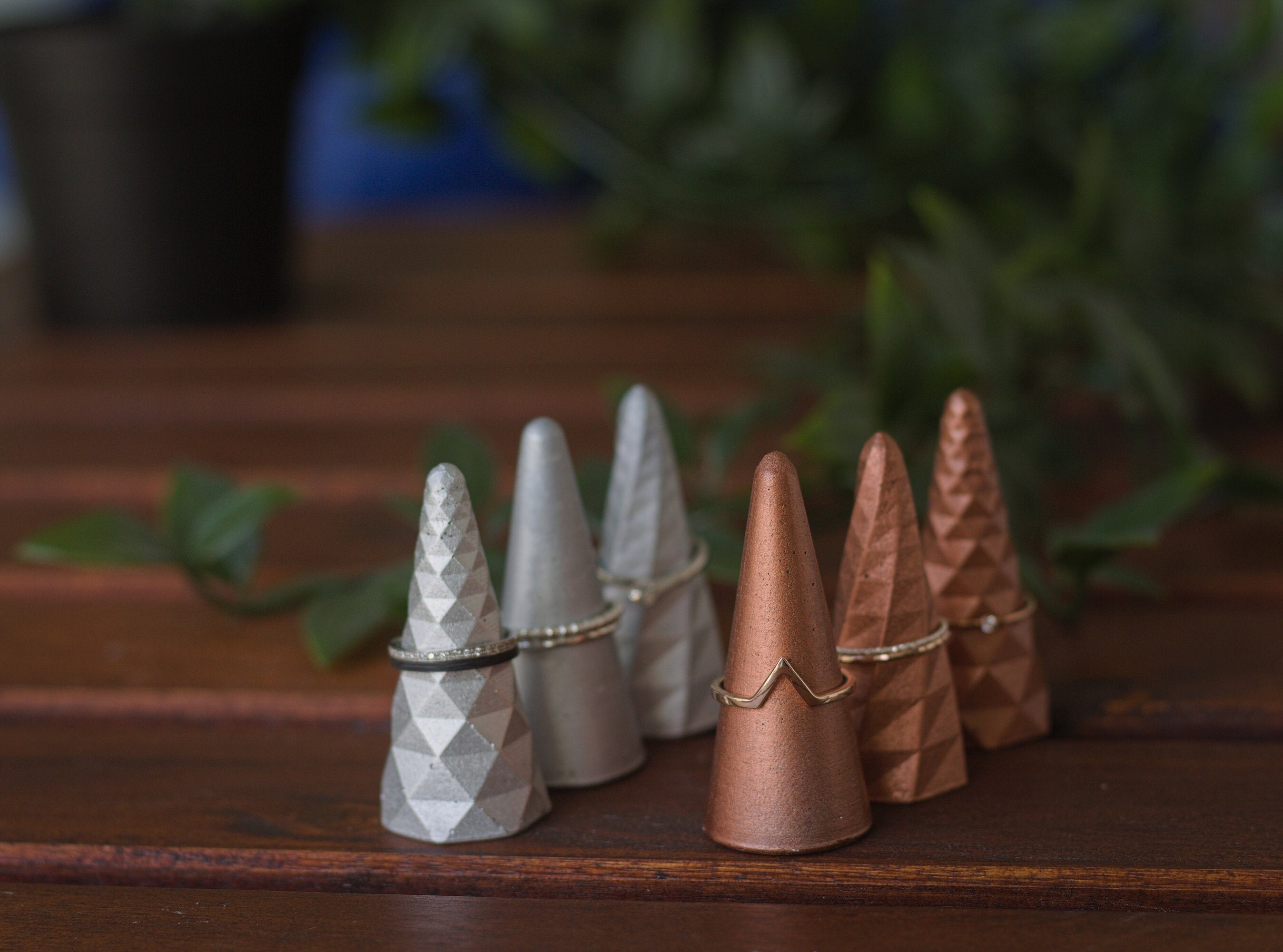 Handmade ring holder / Concrete ring support | Etsy