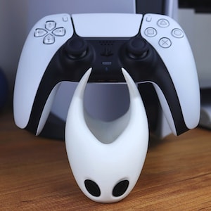 Hollow Knight Hornet Stand for All Controllers, Gift for Gamer, Indie ...