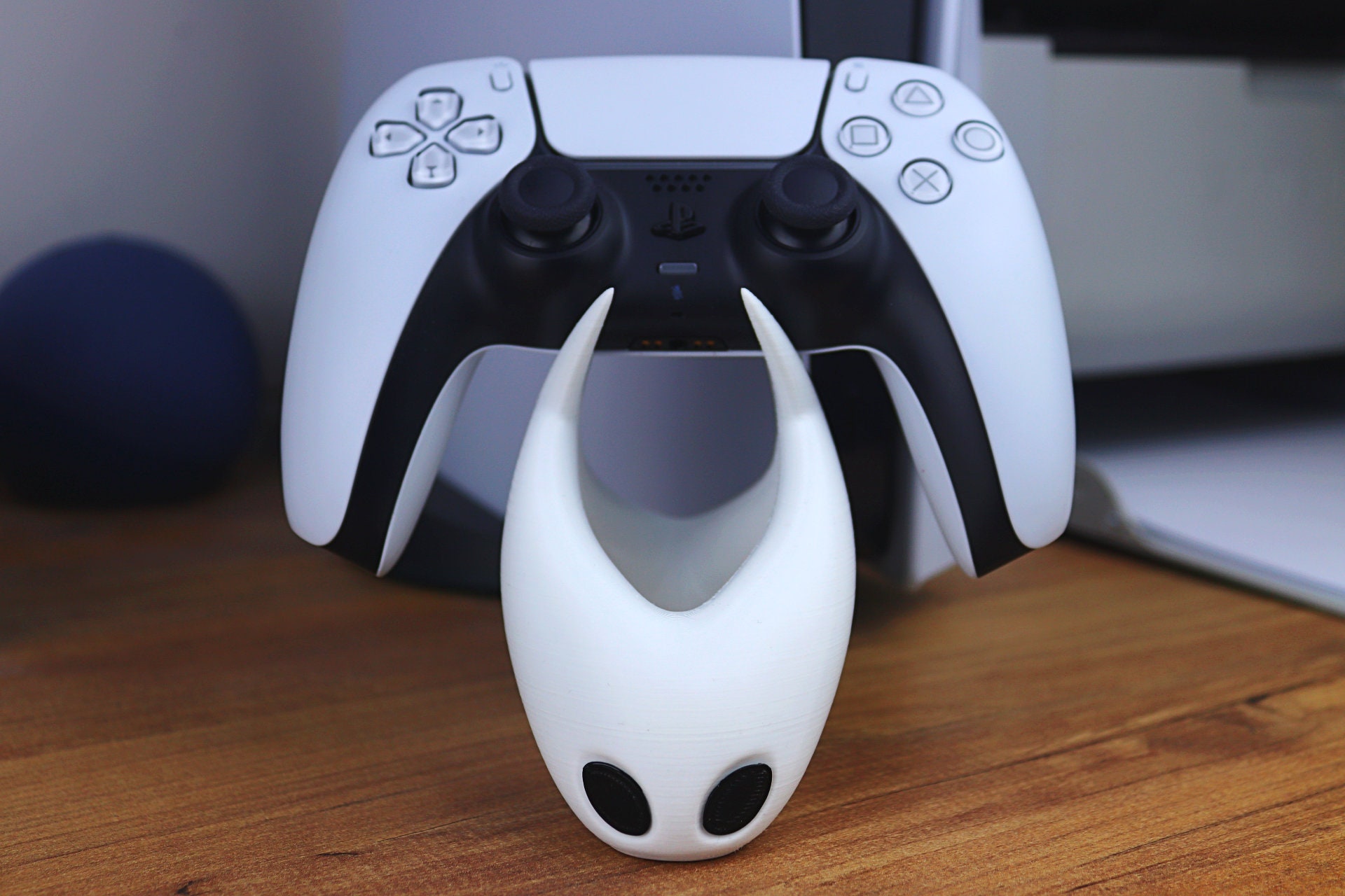 Hollow Knight Hornet Stand for All Controllers, Gift for Gamer, Indie ...