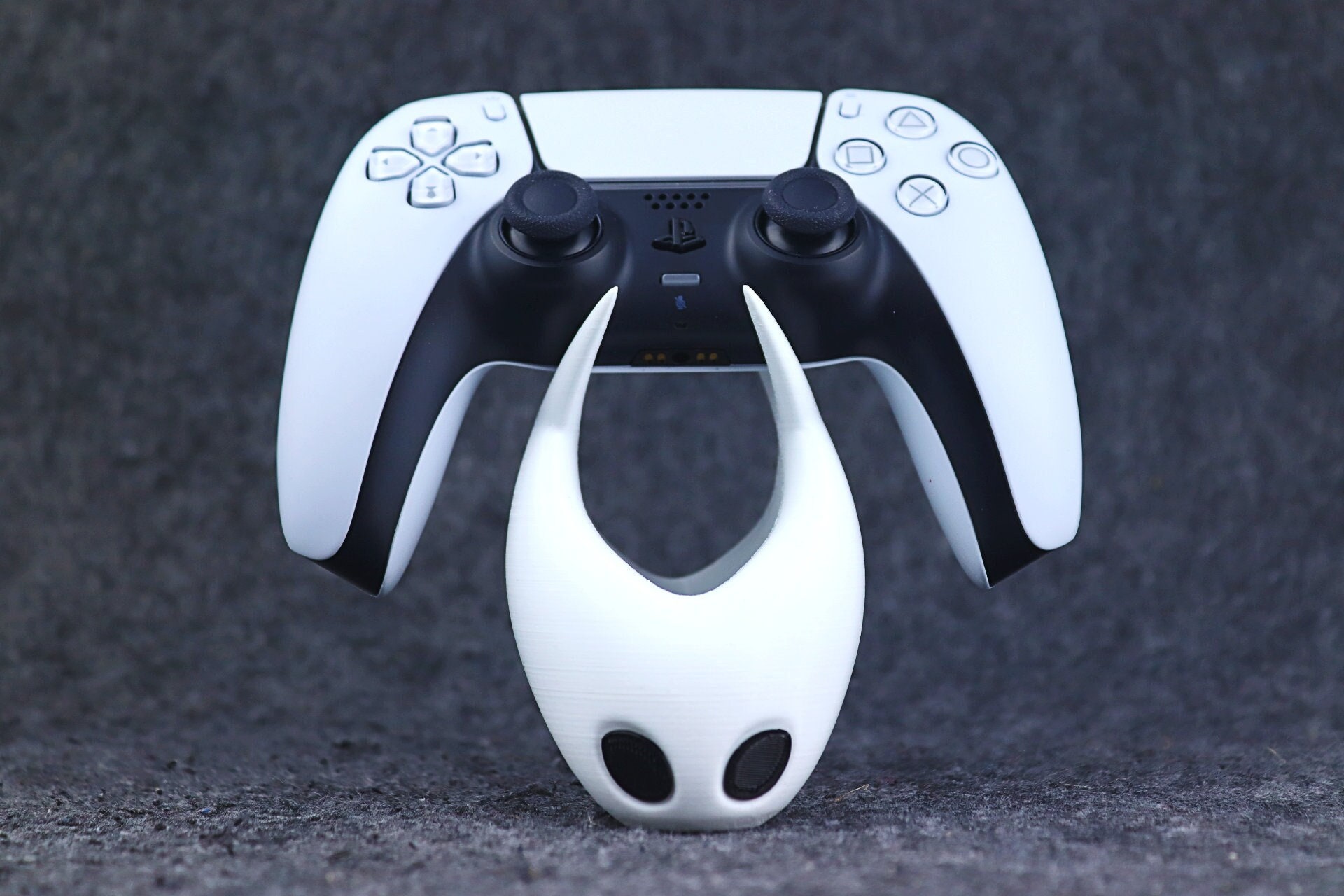 Hollow Knight Hornet Stand for All Controllers, Gift for Gamer, Indie ...