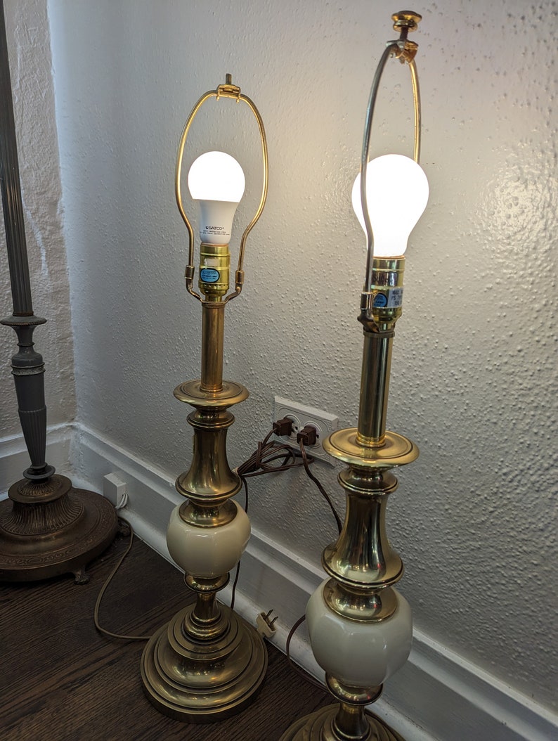 Vintage Stiffel Brass Table Lamp Ivory Enamel Ball 30" Tall Brass Base ...