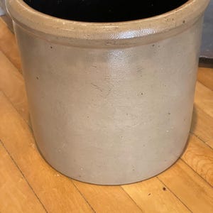 A Nice Antique Unsigned 2 Gallon Open Crock With an Attractive Blue Bee ...