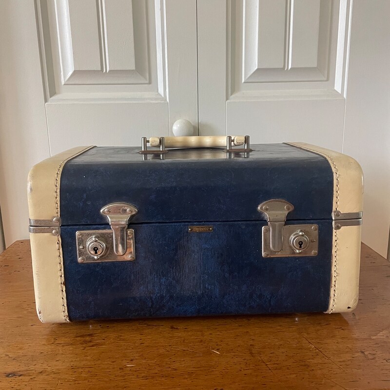 Vintage Train Case - Etsy