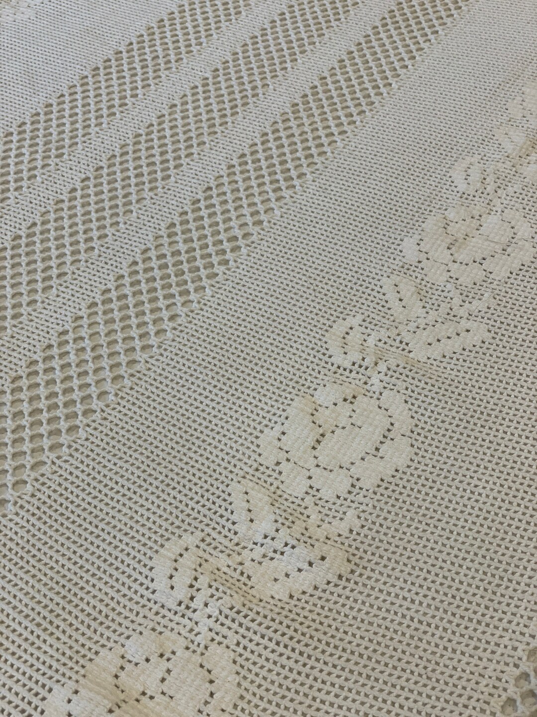 Lacy Cotton Crocheted White Ivory Shabby Chic Split Corners Coverlet ...