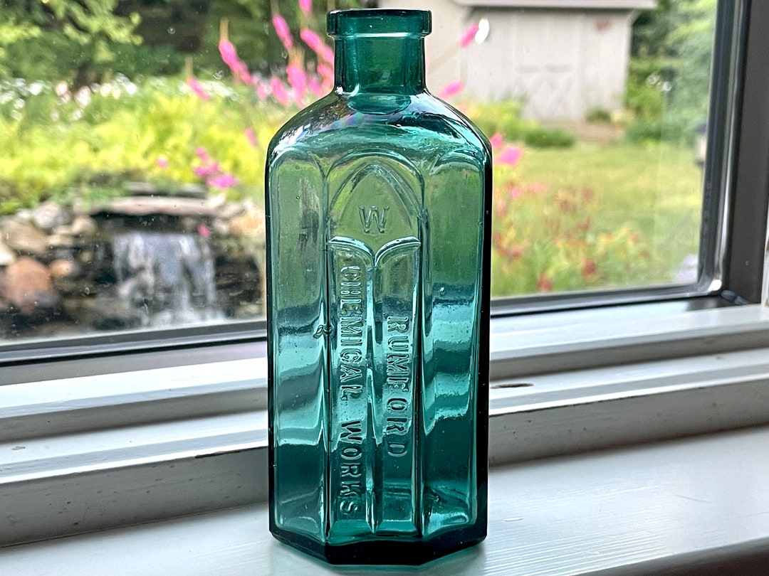 1860-1880 Rumford 5 3/4 Chemical Works Octagonal Bottle, Rich Emerald ...