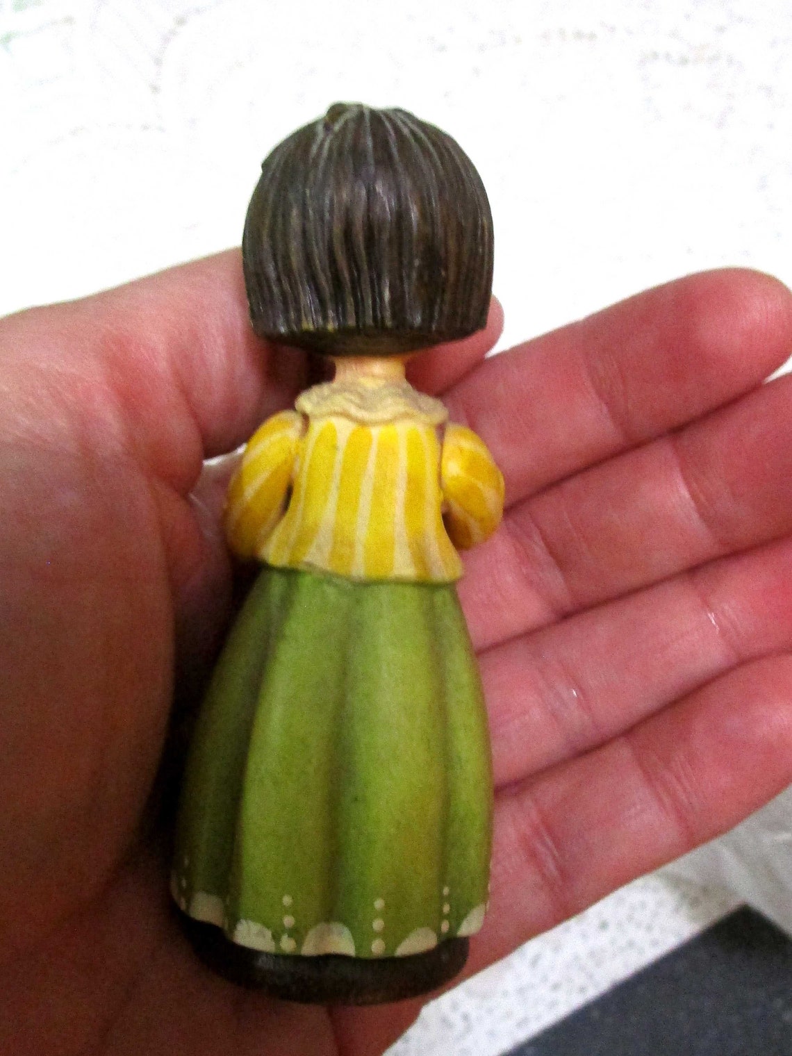 Anri Carving, Juan Ferrandiz, Present Girl, Folk Art, Wooden Figurines ...