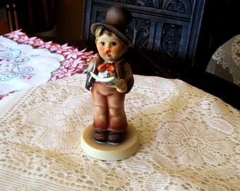 Street Singer Hummel - Etsy