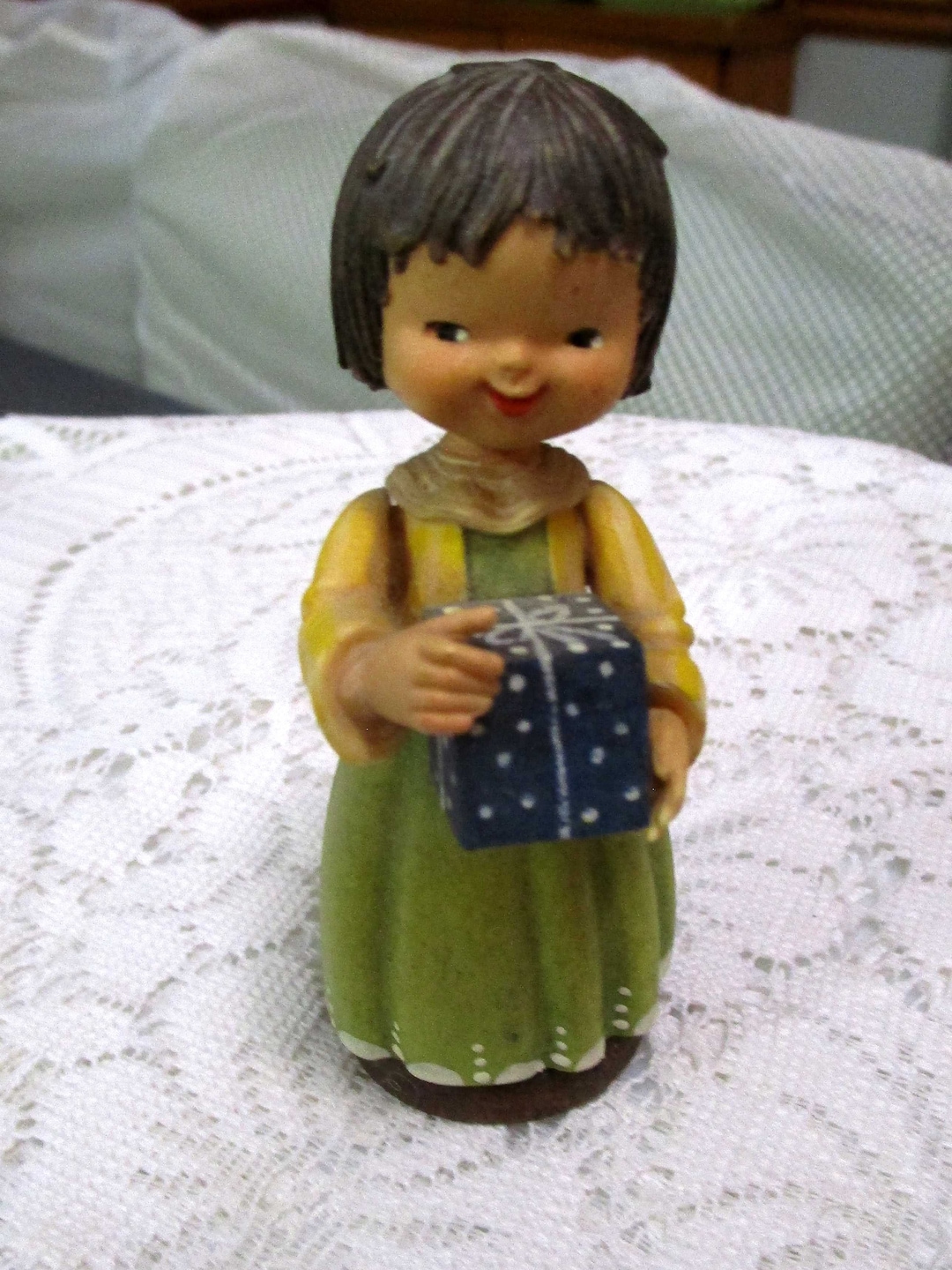 Anri Carving, Juan Ferrandiz, Present Girl, Folk Art, Wooden Figurines ...