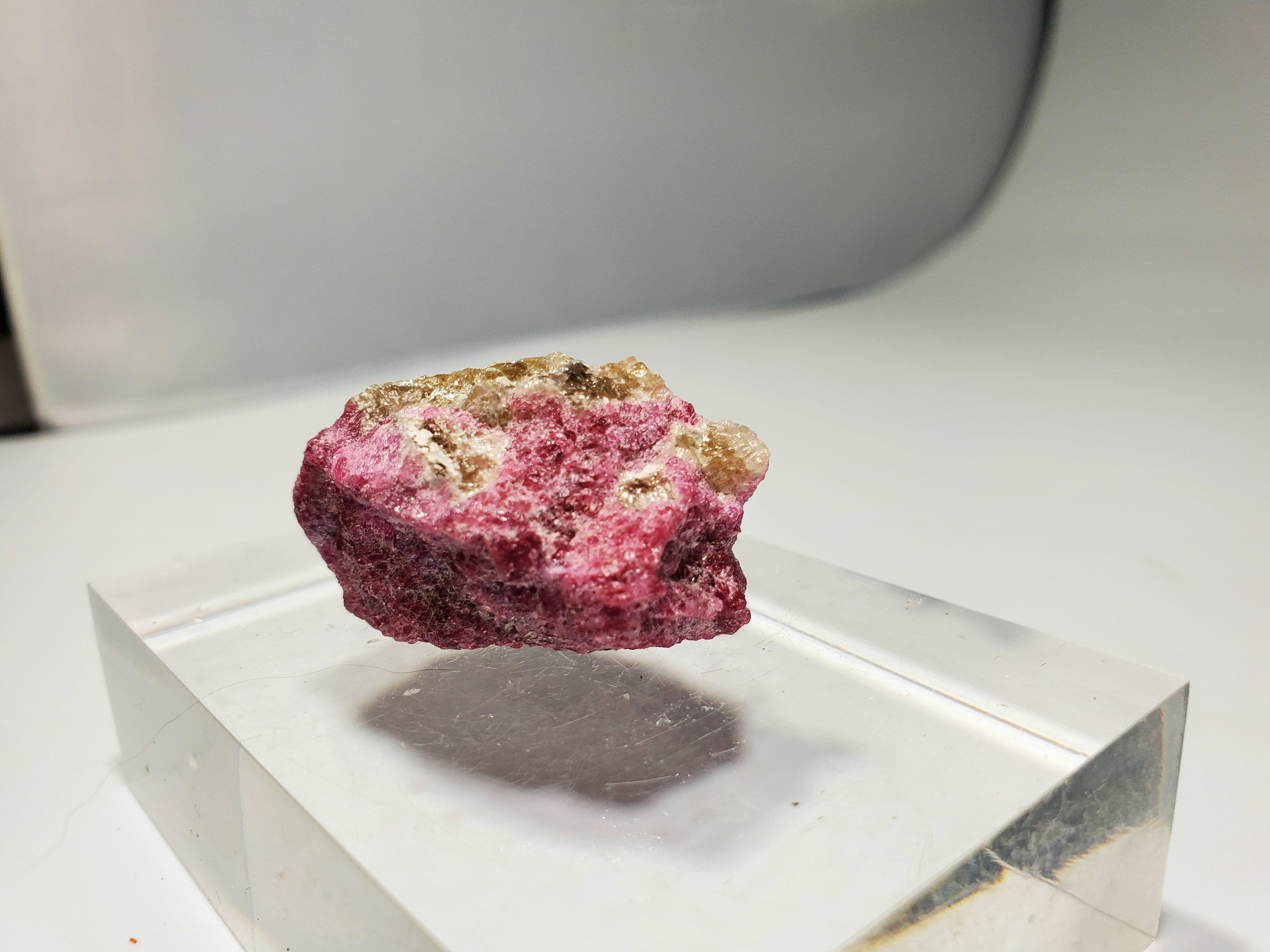 Vlasovite raro en Pink Eudialyte Matrix - Etsy España
