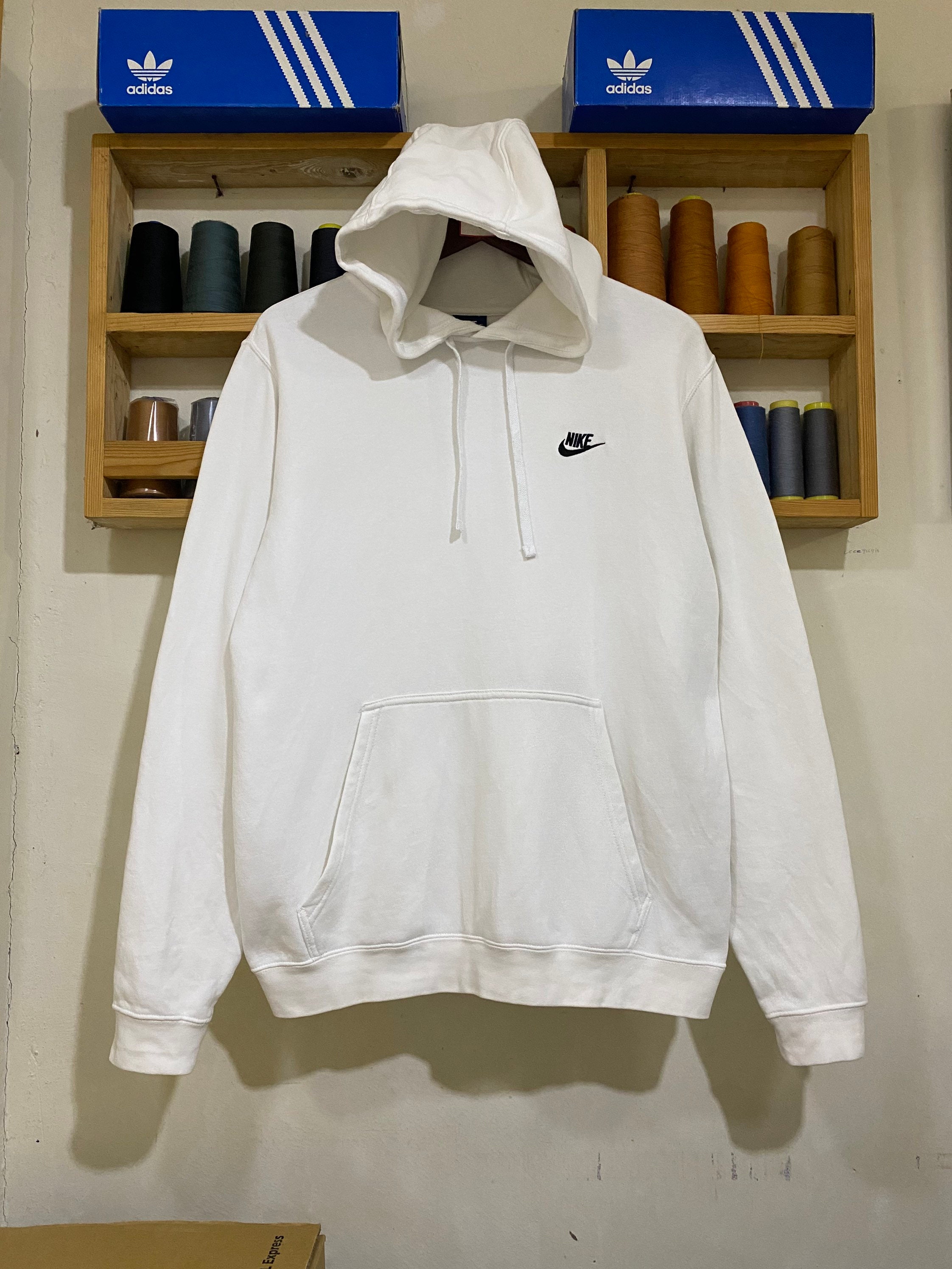 White nike jumper store