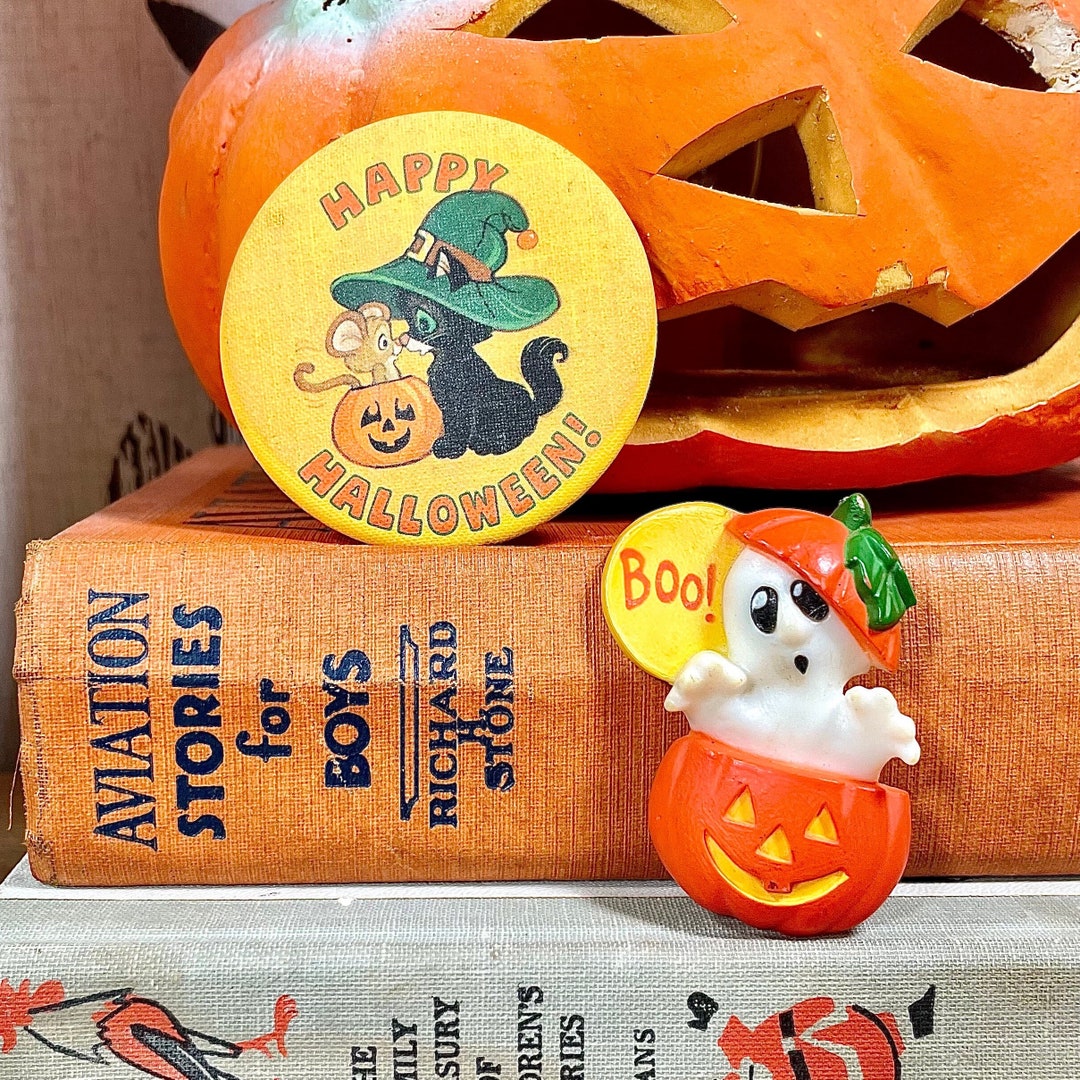 Vintage 1970s Hallmark Halloween Pins: Black Cat & Ghost Brooch Pair - Etsy