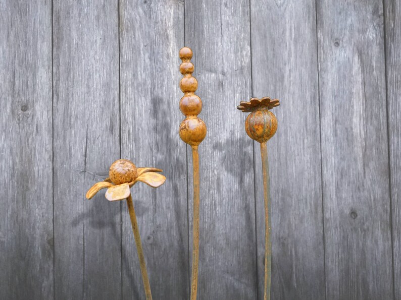 3 Rusty Metal Flower Sculptures / Reed Poppy and Helenium - Etsy UK