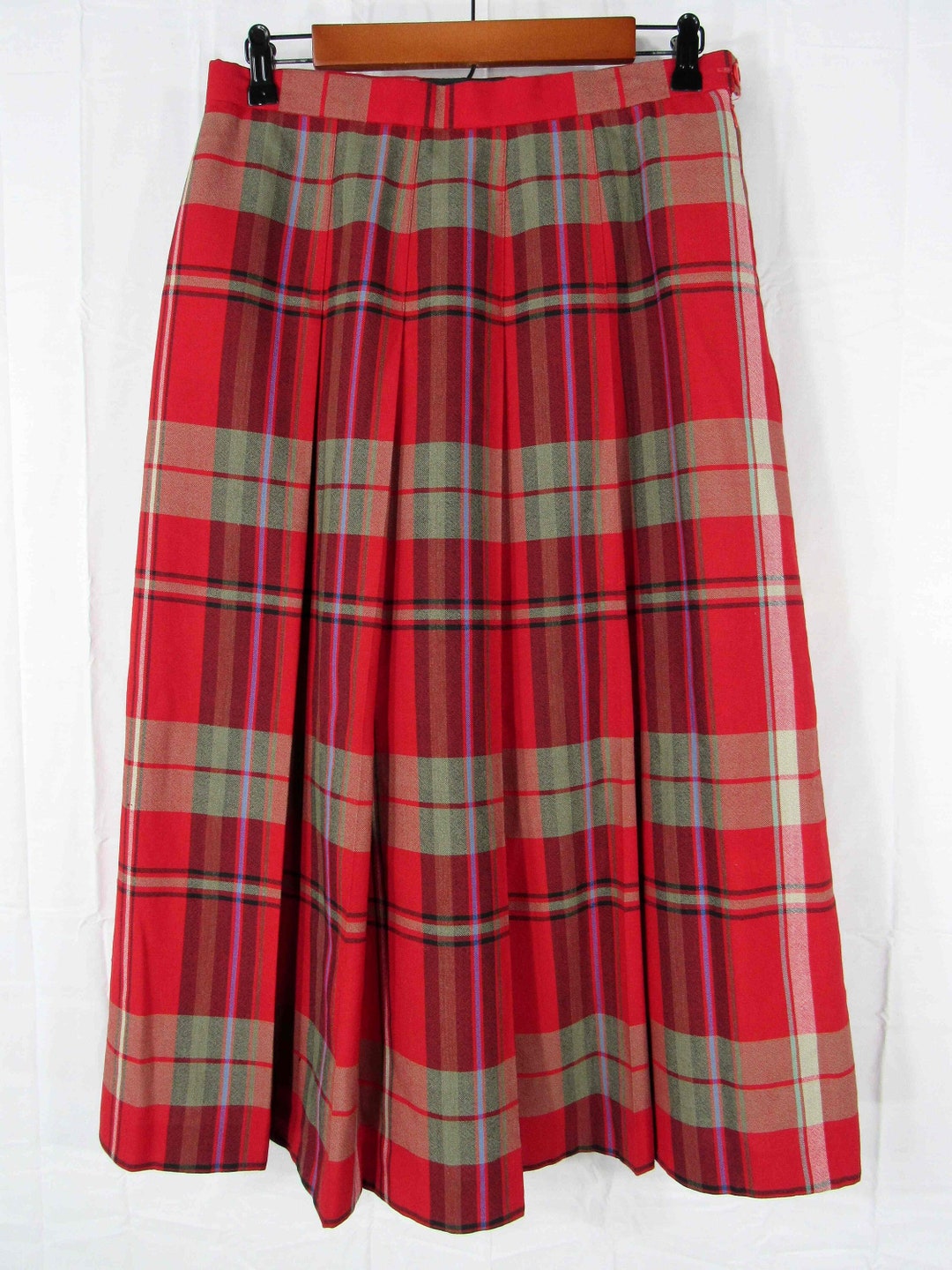 1970s Vintage Geiger Tyrol Plaid Wool Skirt, Size 30 X 32, Red / Gray ...
