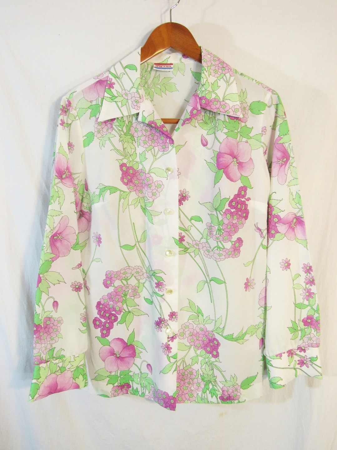 Vintage 1970s? Pykettes Women's Floral Print Wide Collar Long Sleeve ...