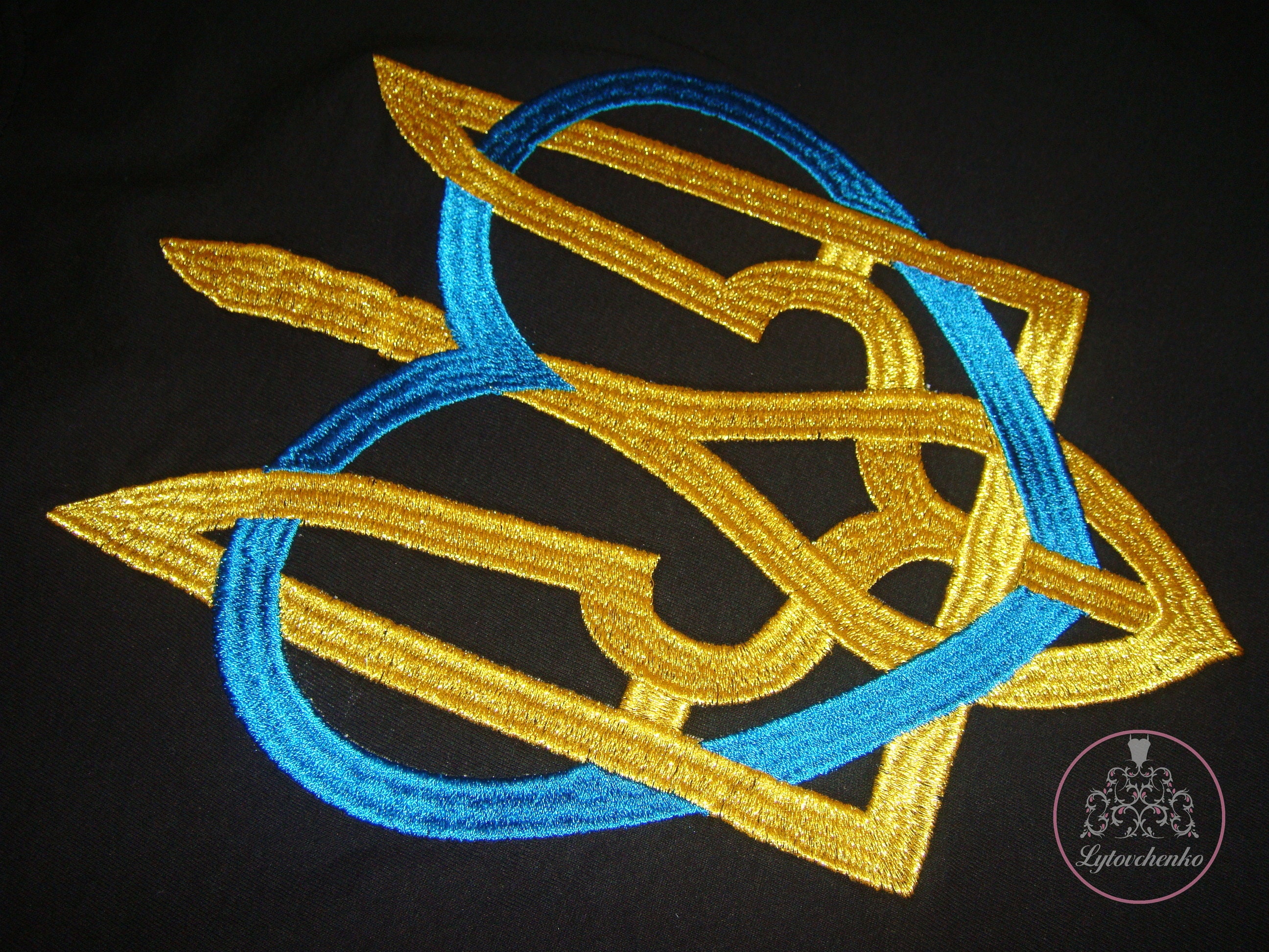 Ukrainian Tryzub With a Heart Мachine Embroidery Design 6sizes | Etsy