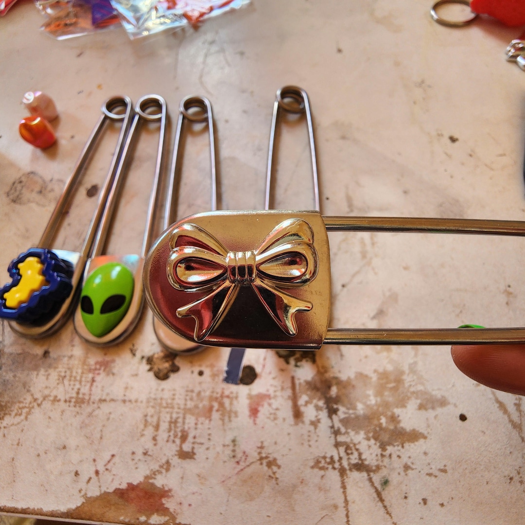 Jumbo Fashion Safety Pin, Grunge Bag Charm, Safety Pin Accessory, 5 ...