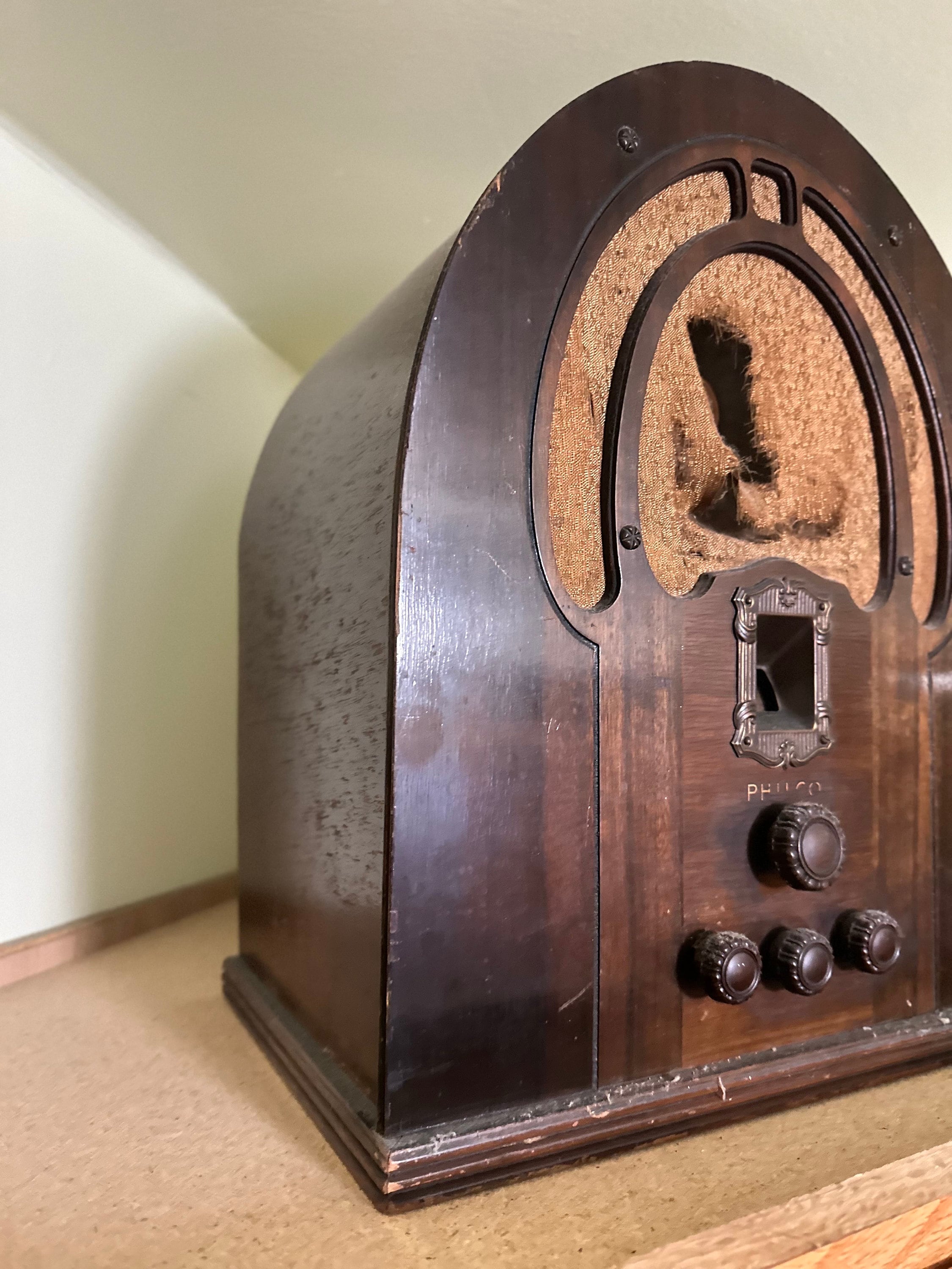 Antique Wooden Radio Philco Cathedral Style Original Item Vintage Brown ...