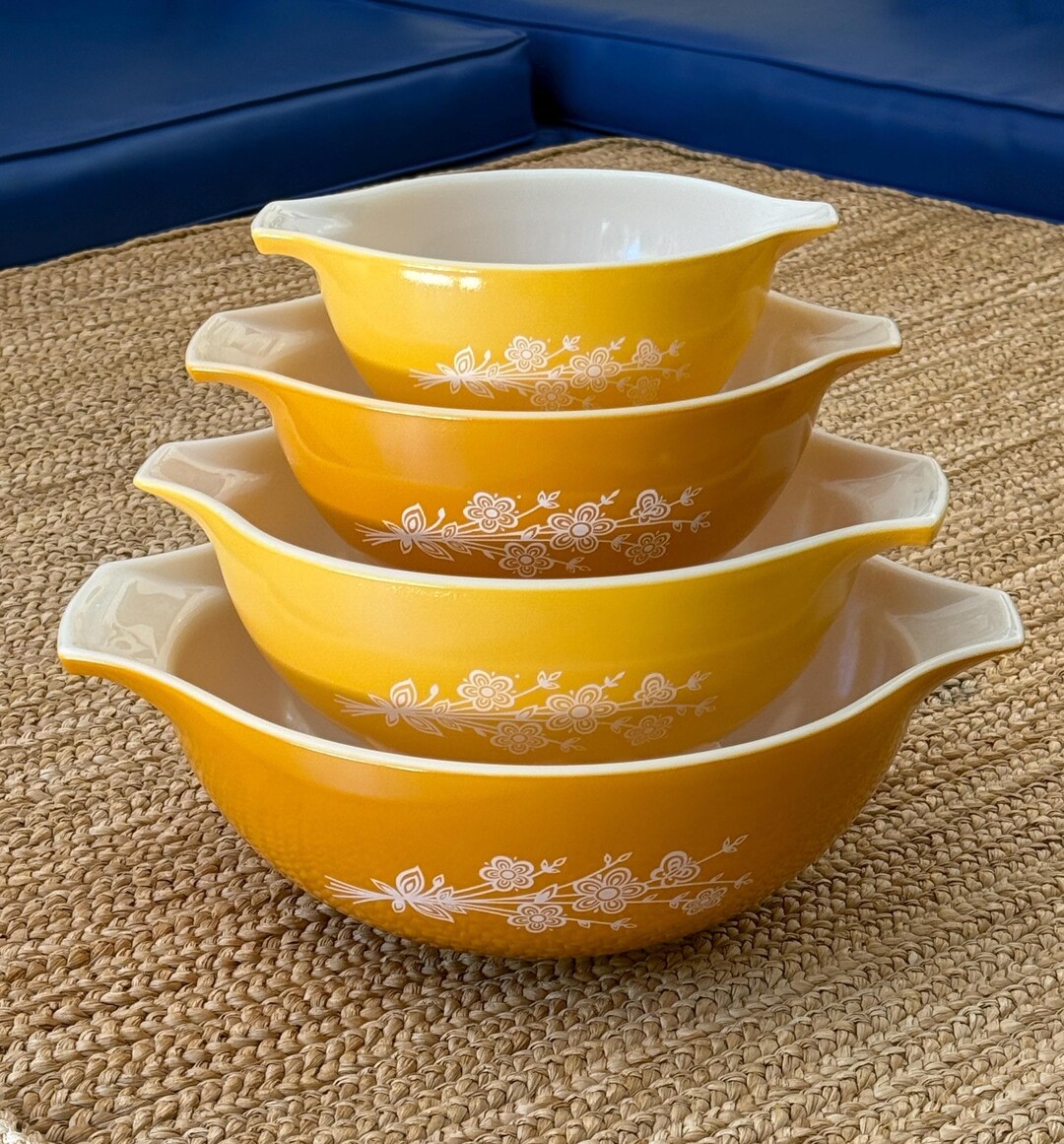 Vintage Pyrex Stacking Nesting Bowl Set of 4 Bowls - Vintage Pyrex ...