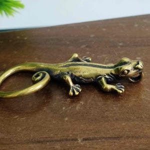 Solid Brass Hand Carved Lizard Tea Pet Statue, Lizard Keychain T01151 ...