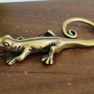 Solid Brass Hand Carved Lizard Tea Pet Statue, Lizard Keychain T01151 ...