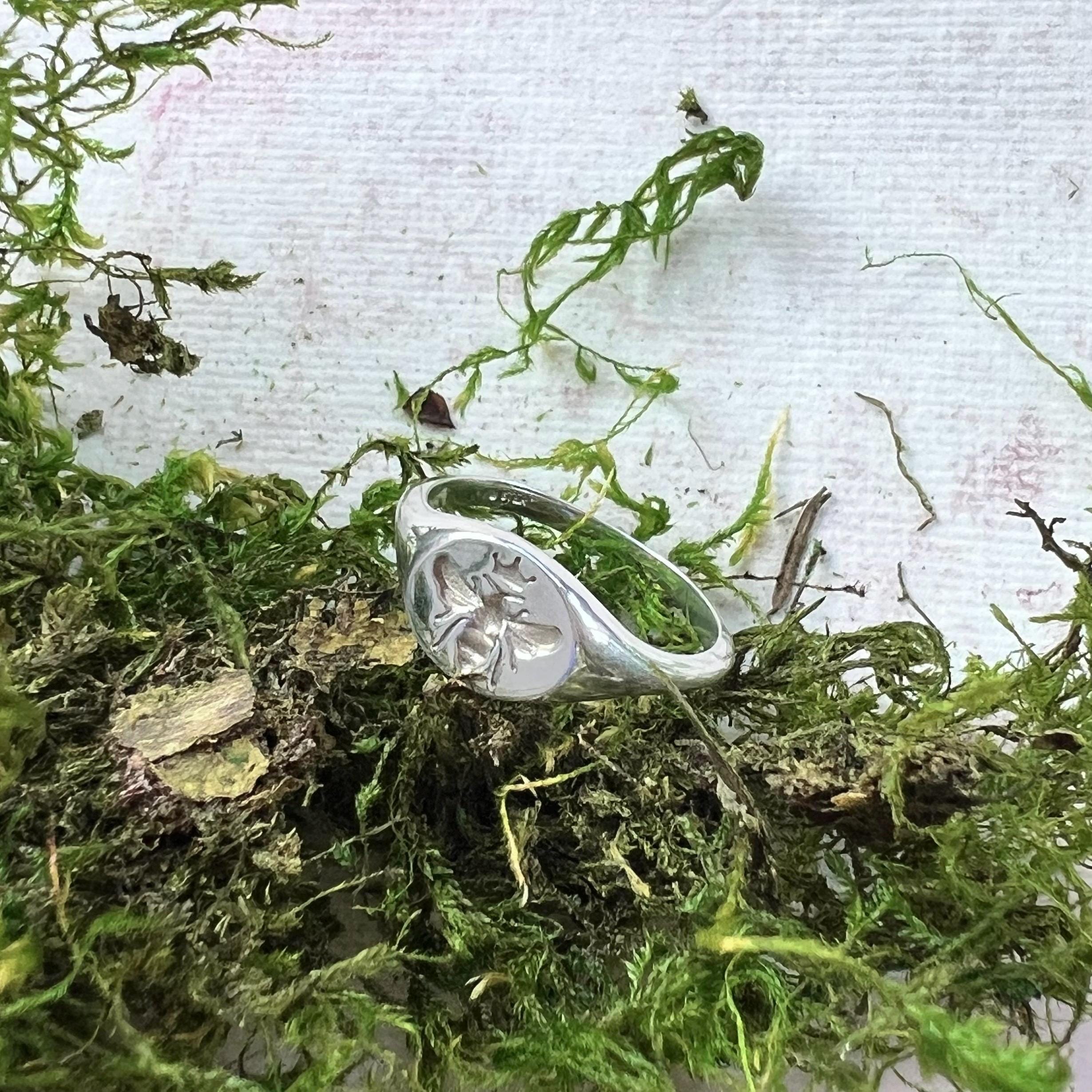 Intaglio Bee Sterling Silver Ring: Nature Lover Jewelry - Etsy