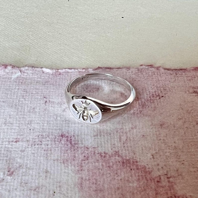 Intaglio Bee Sterling Silver Ring: Nature Lover Jewelry - Etsy