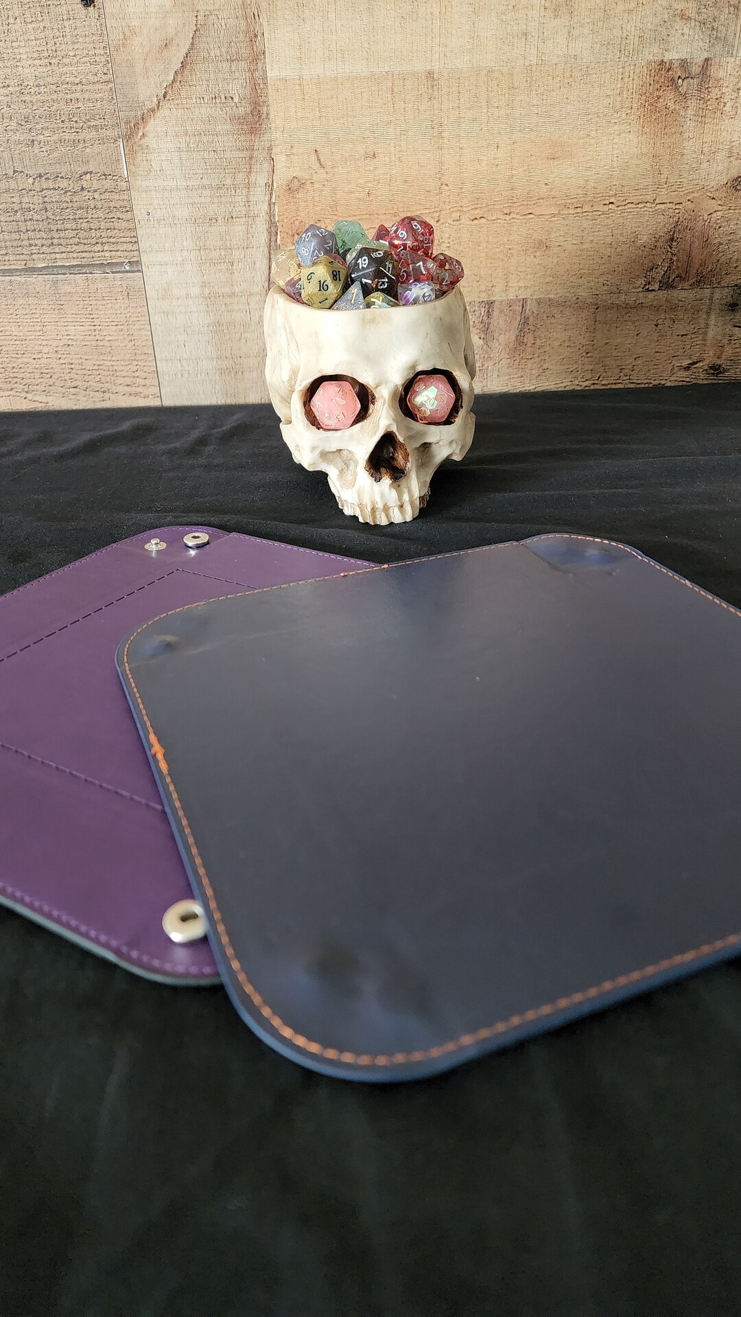 Dice Tray of Adventure for Dungeons & Dragons. Dice Holder and Dice ...