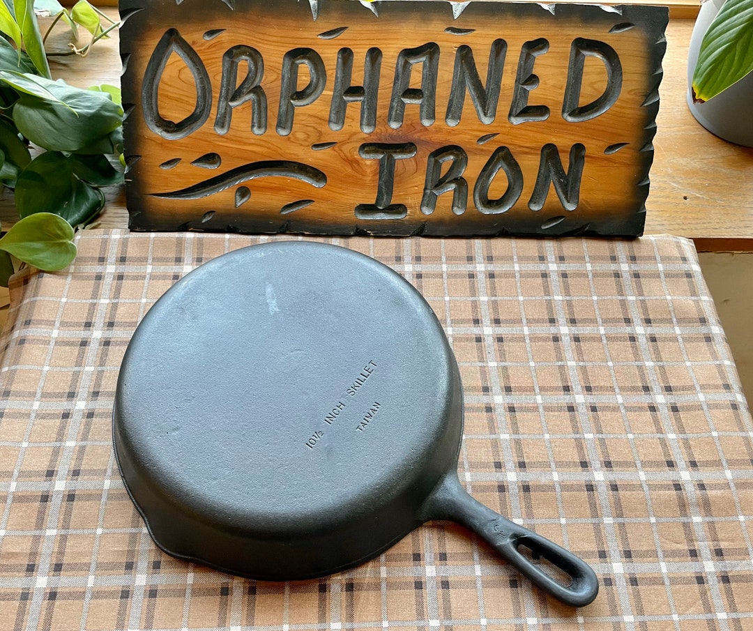 Unmarked Vintage #8 Cast Iron Skillet - Etsy