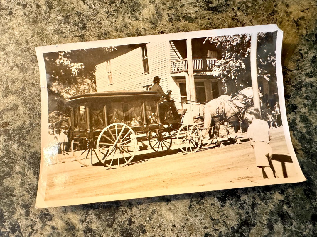 Vintage Photograph: Horse Drawn Carriage Hearse - Etsy