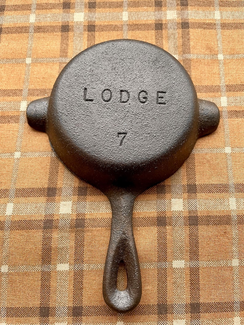 Vintage Lodge Cracker Barrel Cast Iron Skillet Spoonrest Coaster ...