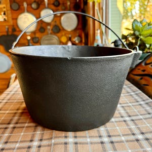 Rare! Vintage Lodge #8 Flat Bottom Cast Iron Kettle - Etsy