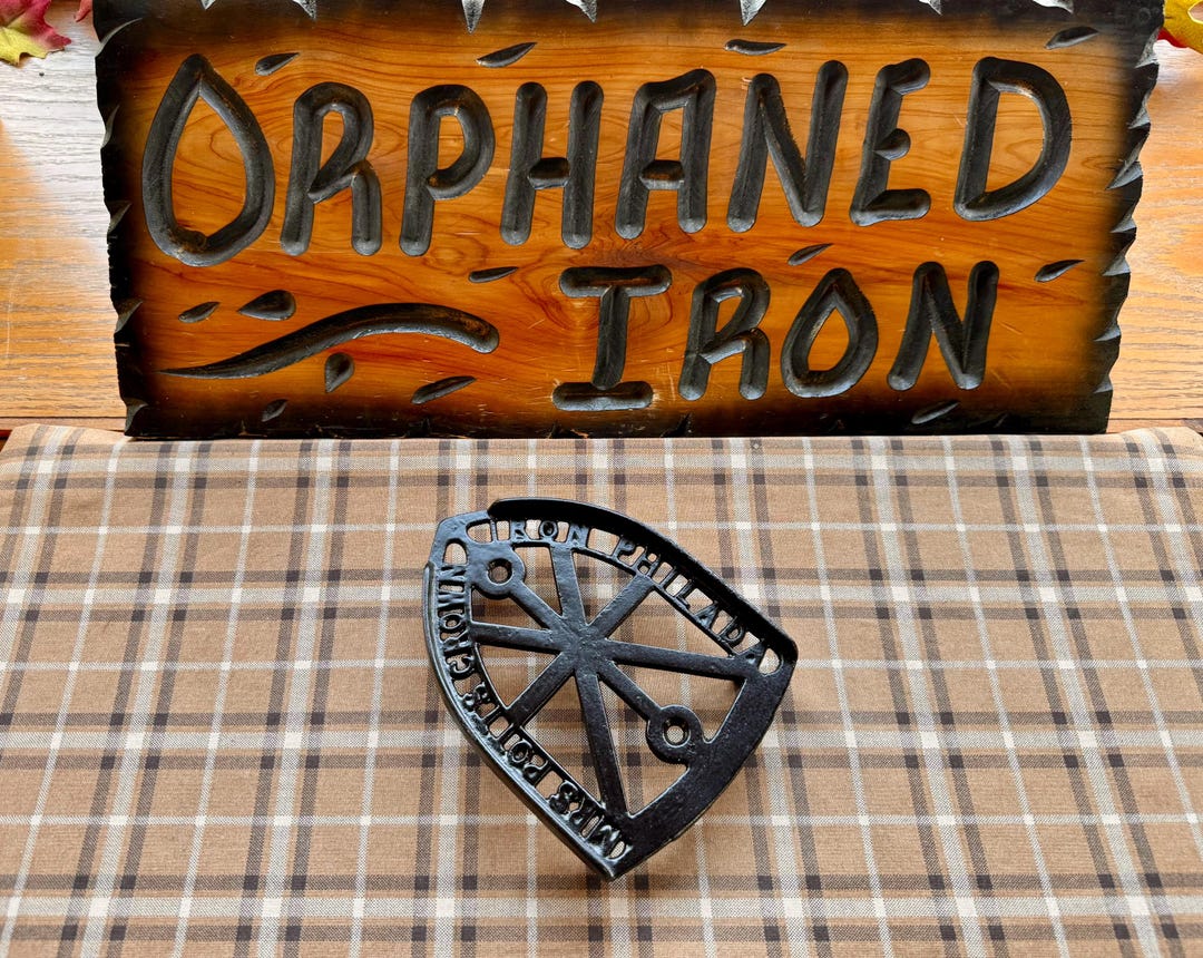 Mrs Potts Crown Iron Sad Cast Iron Trivet - Etsy